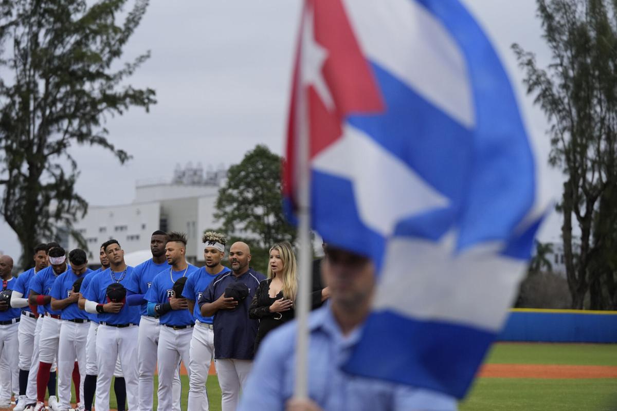 Star-studded breakaway Cuban baseball team celebrates its union, even ...