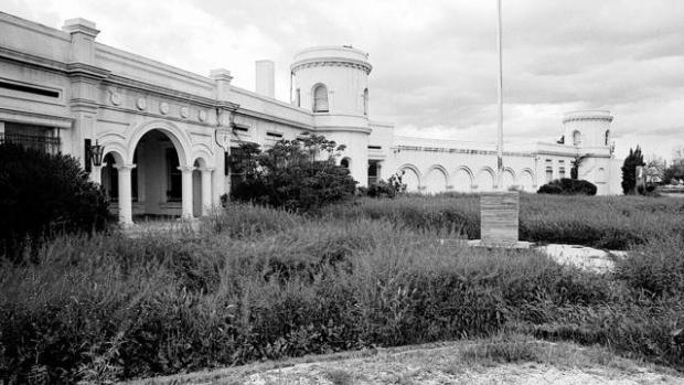 Tucson Time Capsule: Old mansion swallowed by weeds