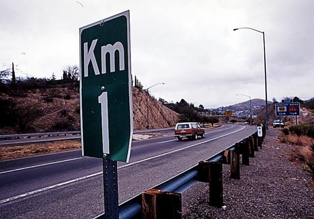 Green Valley group wants I-19 metric signs kept