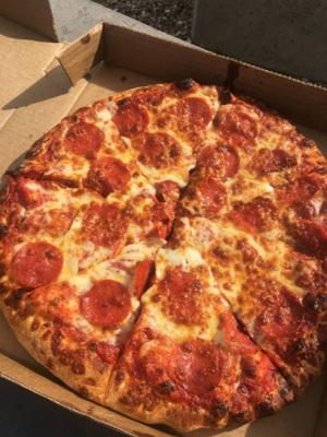 Barro's Pizza moves across the street to bigger Marana digs