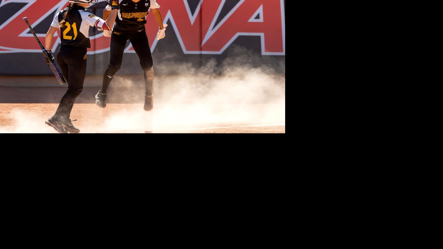 Salpointe Catholic survives Vista Grande rally, caps perfect season with Class 4A title