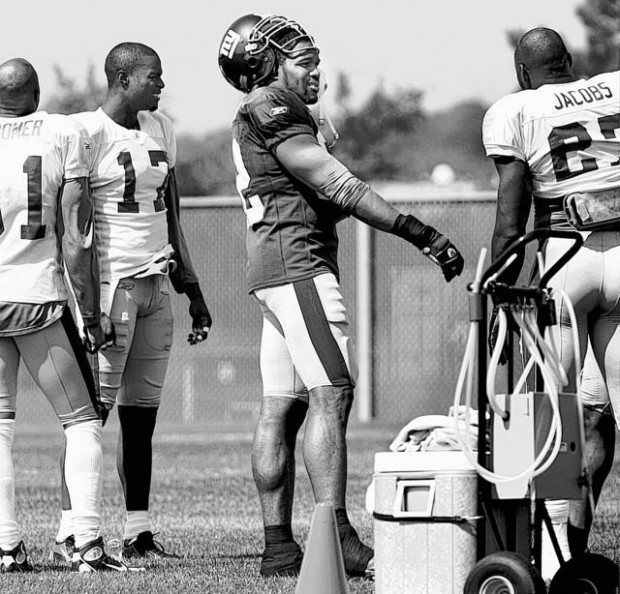 Strahan likely to play in Giants' opener today