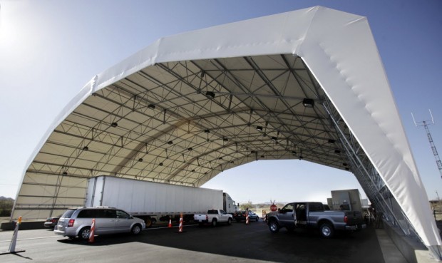 Border Boletín: Big, White Canopy