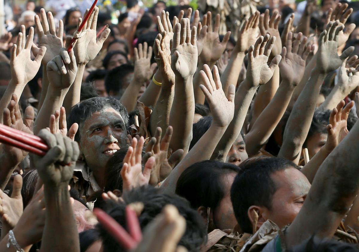 Photos: Filipino 'mud people'
