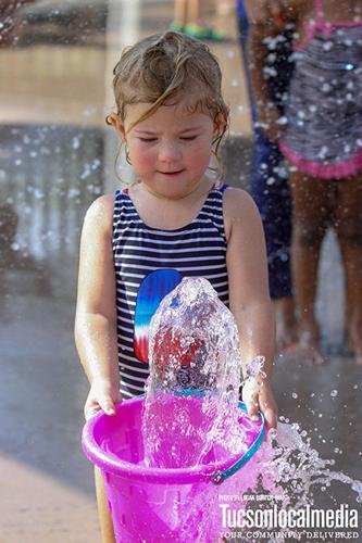 Marana opens splash pad at Crossroads | Liven Up | tucsonlocalmedia.com