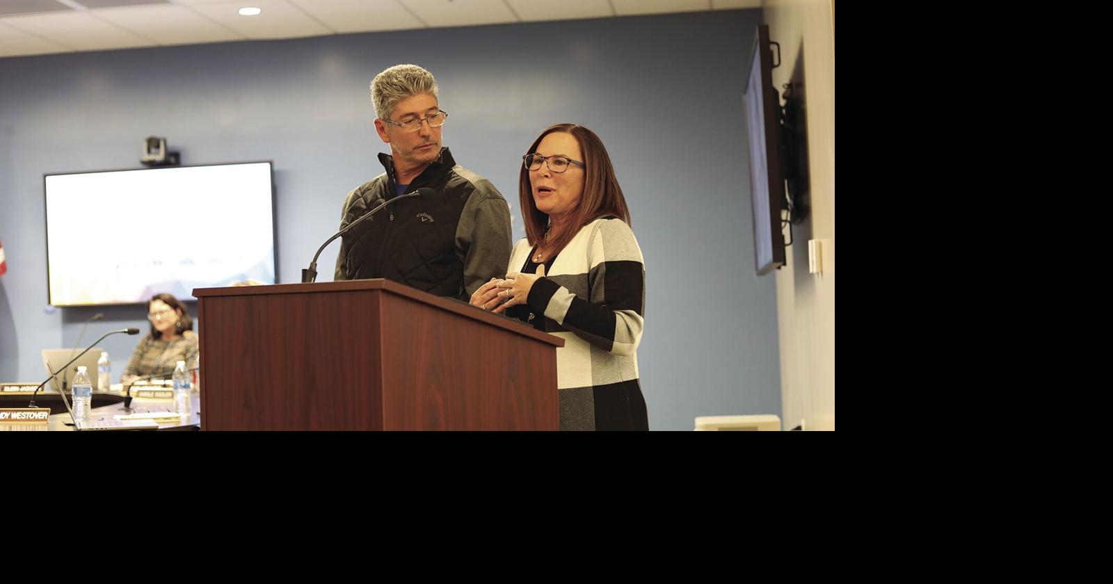District honors Hadley, Siegler | News | tucsonlocalmedia.com