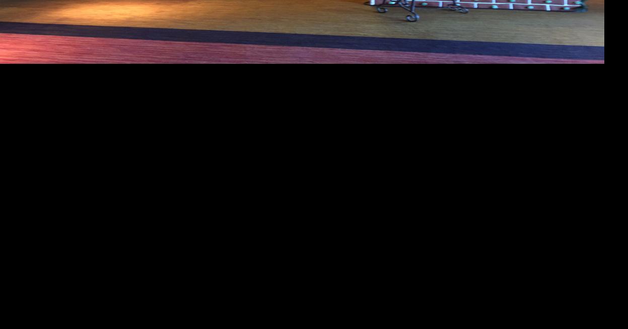 Walk-in gingerbread house open for dining | News | tucsonlocalmedia.com