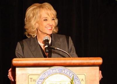 Gov. Brewer goes against White House orders to help young illegal ...