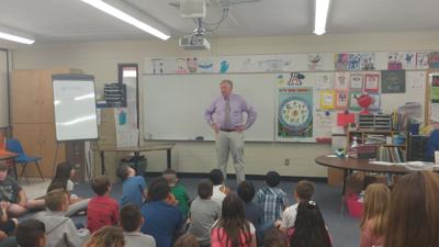 Mayor visits elementary schools for Career Week | Marana ...