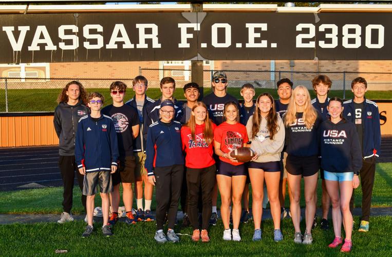 USA runners bring game ball, but Vassar wins | Sports | tuscolatoday.com