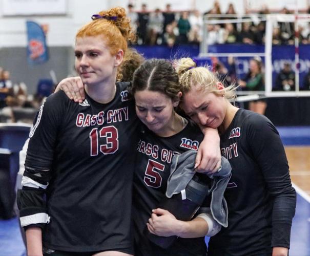 Red Hawks halted in volleyball semifinals | Sports | tuscolatoday.com