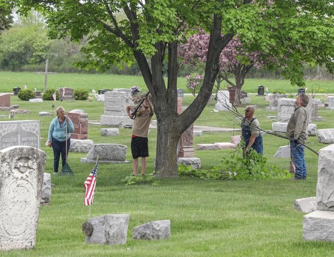Denmark Twp. tackles issues at cemetery | News | tuscolatoday.com