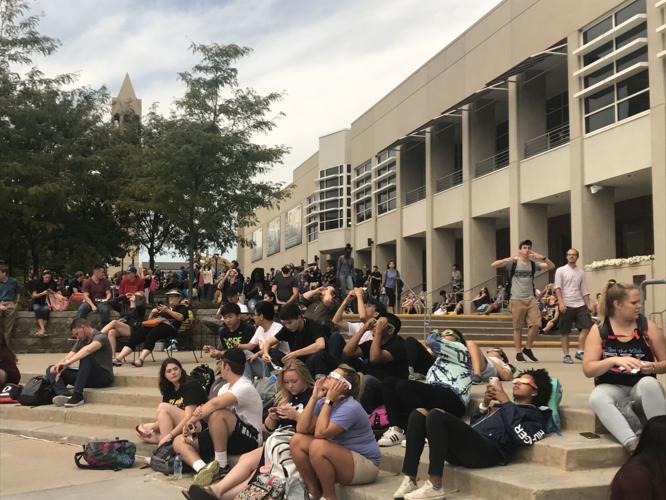 UNO students enjoy solar eclipse | Archives | unothegateway.com