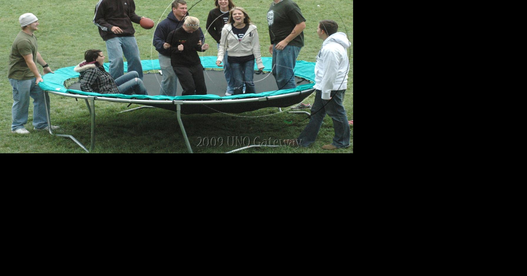 Bounce-a-thon 2009 raises funds, food, spirits | Archives | unothegateway.com