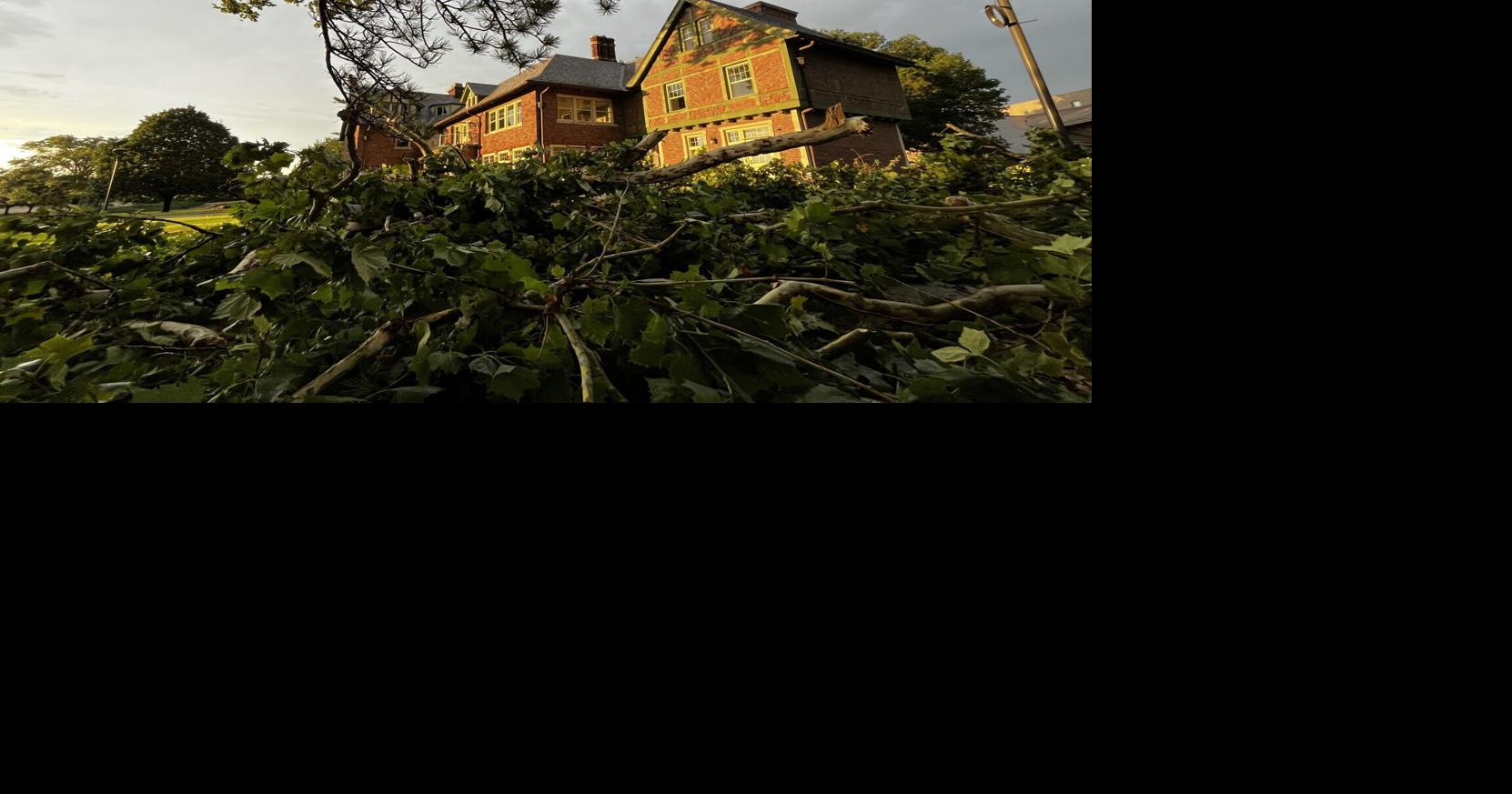Destructive storm closes UNO campus, causes largest power outage in ...