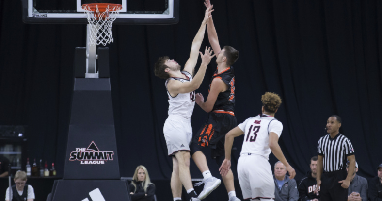 Men’s basketball falls to North Dakota, as Hahn returns | Basketball ...