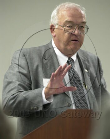University of Nebraska President L. Dennis Smith announces retirement ...
