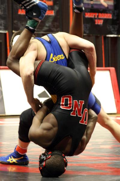 Maverick wrestlers dominate rival Lopers | Sports | unothegateway.com