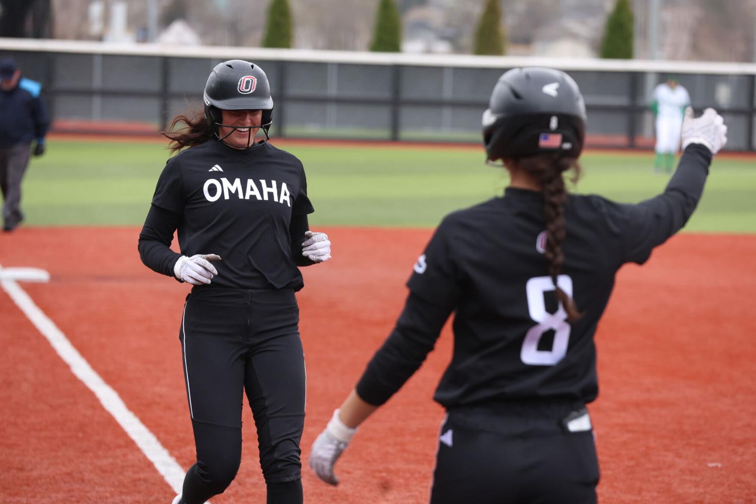 UNO Softball wins their first Summit League series of the season ...