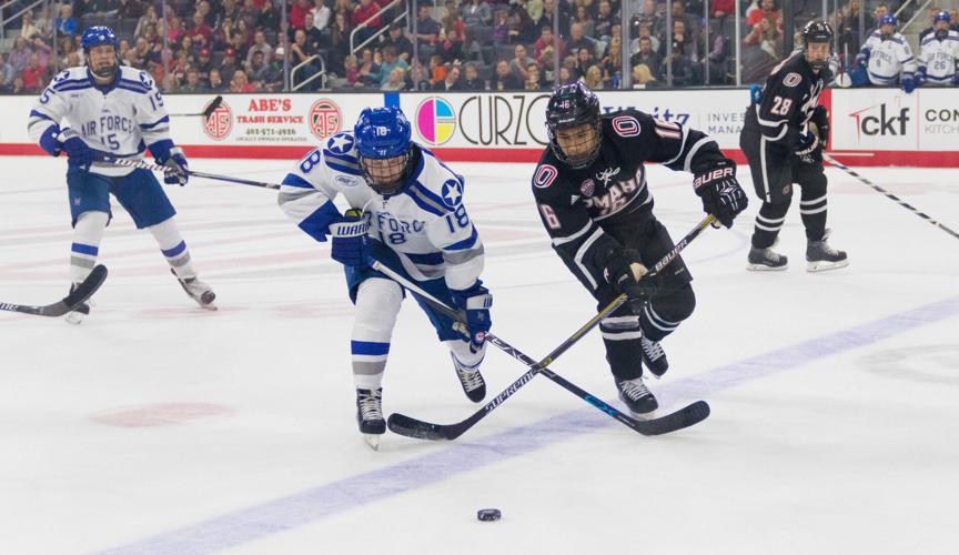 UNO HOCKEY: Mavericks finish sweep | Archives | unothegateway.com