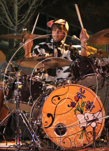 Ludo rocks UNO campus for centennial, homecoming week | Archives ...