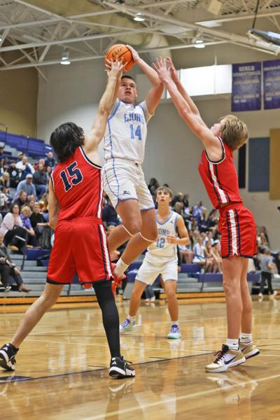 Lions dominate West-Oak ahead of region opener | Sports | upstatetoday.com