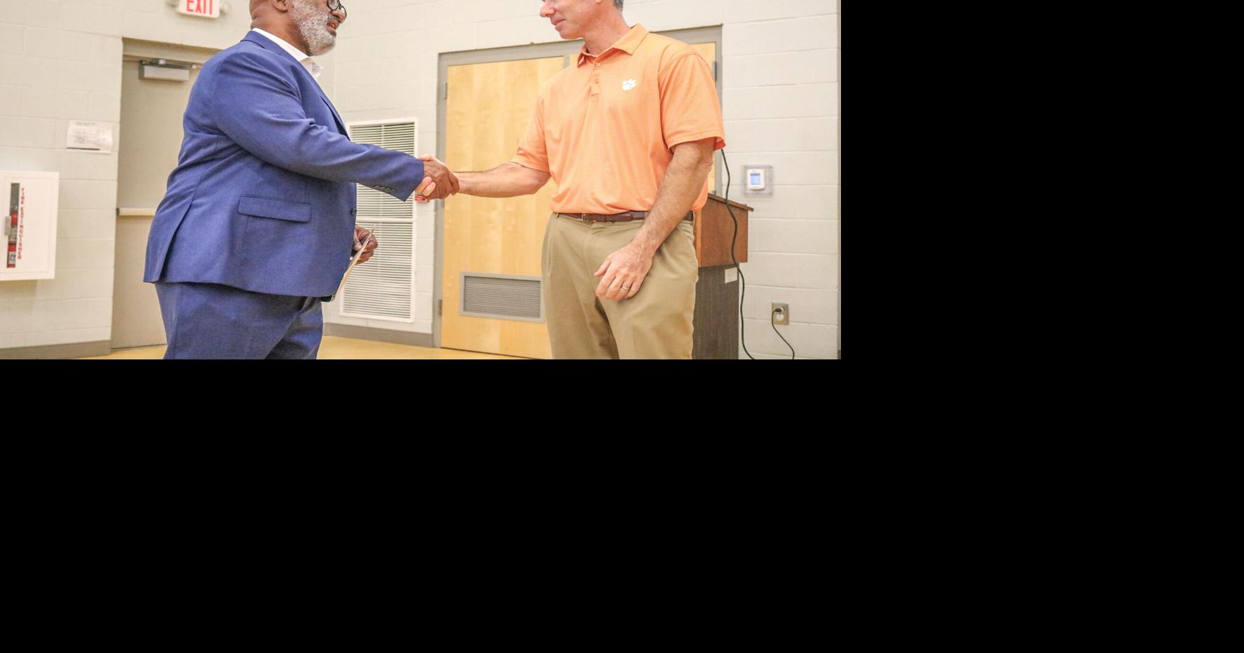 Former Marine, Charlotte pastor tells veterans to ‘soldier up’ | News ...