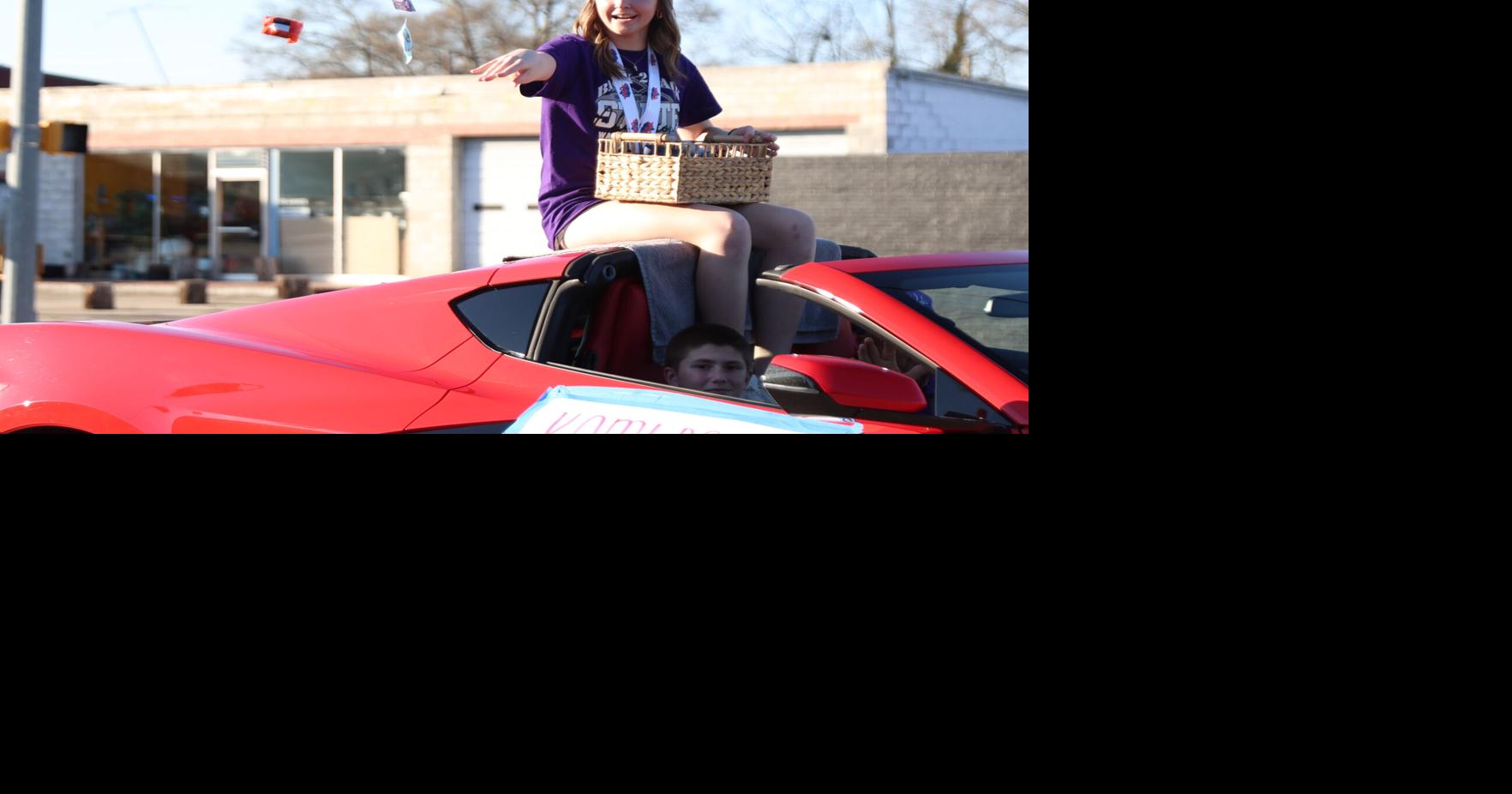 Walhalla girls’ basketball parades through downtown after victory ...