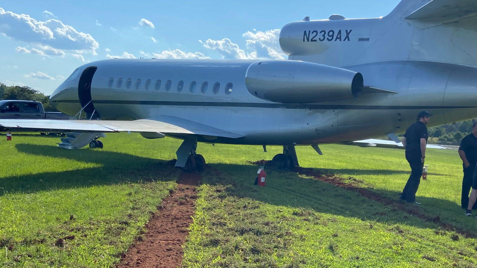 Airplane slides off runway | News | upstatetoday.com