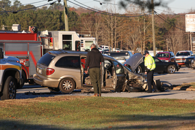 Early morning wreck sends 2 to hospital | News | upstatetoday.com