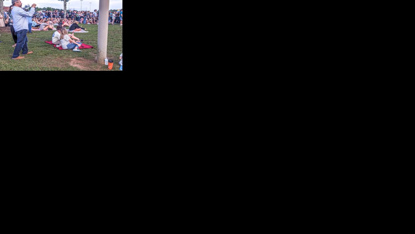 Community gathers in memory of fallen students | News | upstatetoday.com