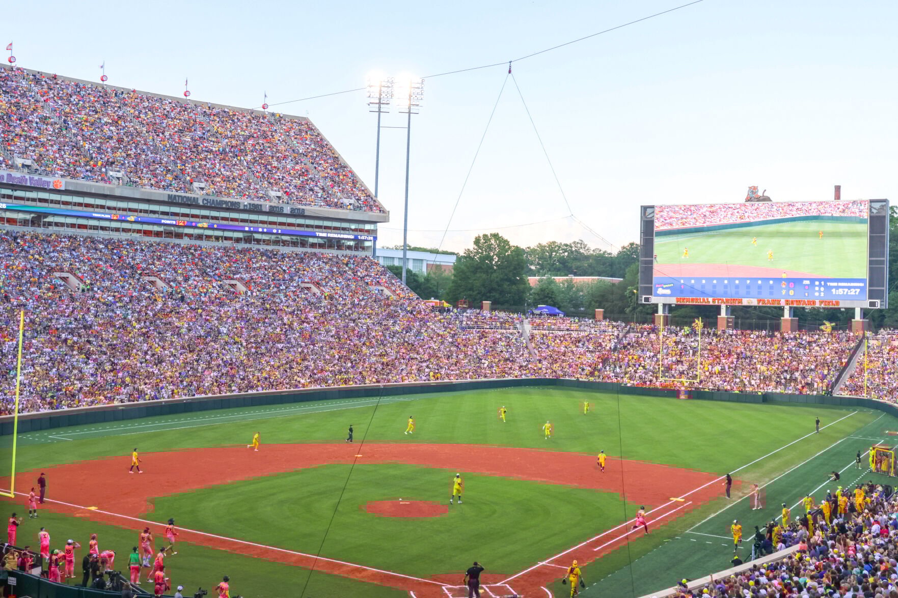 Savannah Bananas rock Clemson’s Memorial Stadium in historic turnout ...