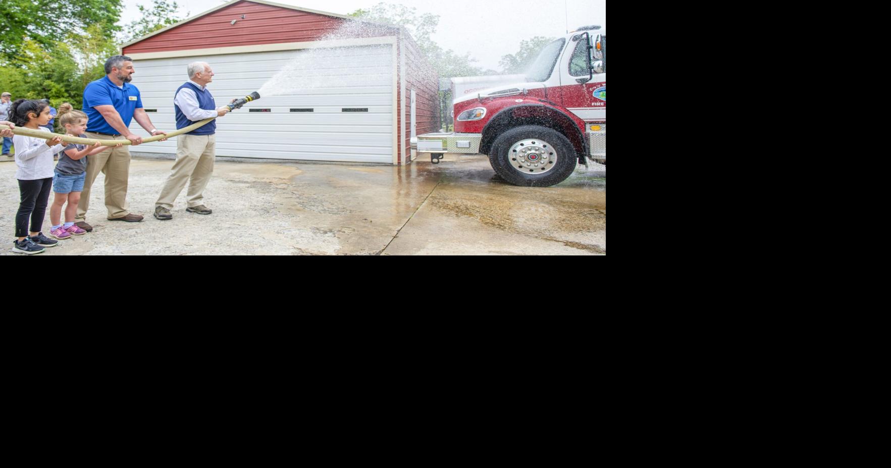 Walhalla officially welcomes new fire engine | News | upstatetoday.com