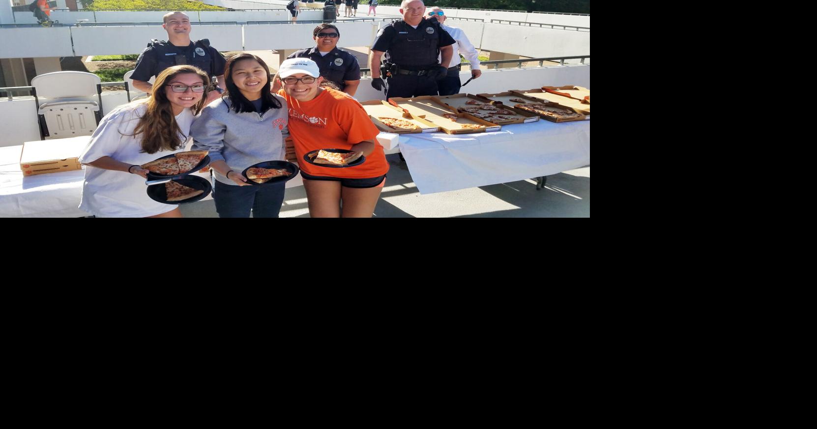 CU police give pizza to studying students | News | upstatetoday.com