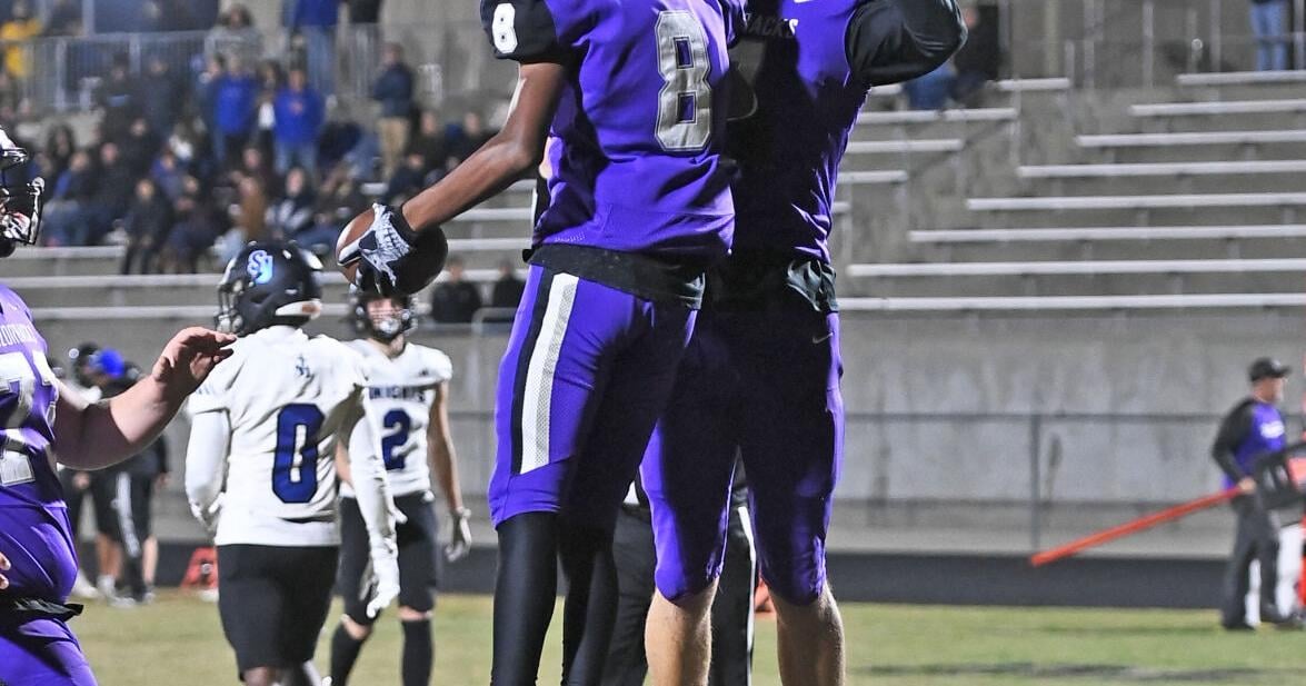 Razorbacks earn first playoff win since 1995 | High School ...