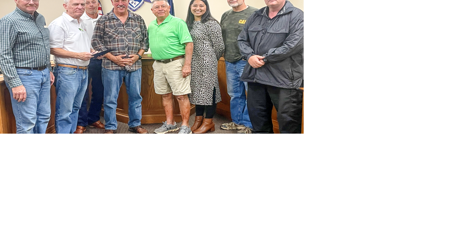 Retired Walhalla Police Lt. Robert Bennett honored at council meeting ...