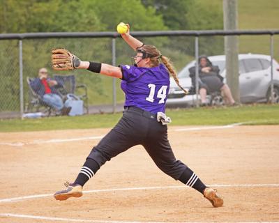 Walhalla gets best of Bobcats in slugfest | Sports | upstatetoday.com