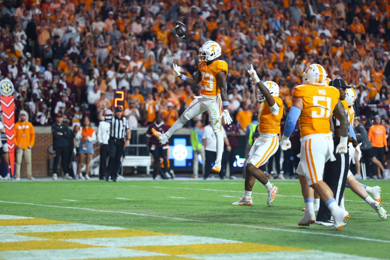 Boo Carter shines on defense, special teams for Tennessee football in ...
