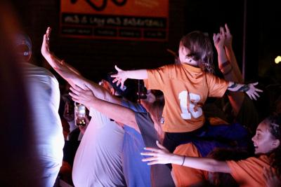 Vols, Lady Vols fans enjoy Market Square Madness | Men's Basketball ...