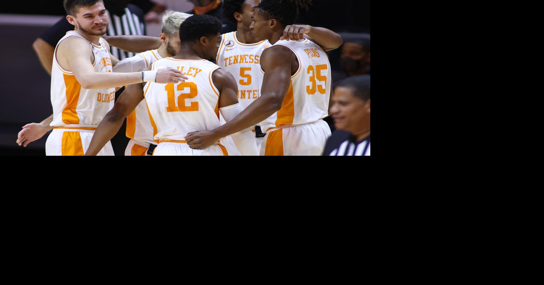 Tennessee beats the Spartans after a sluggish start | Men's Basketball ...