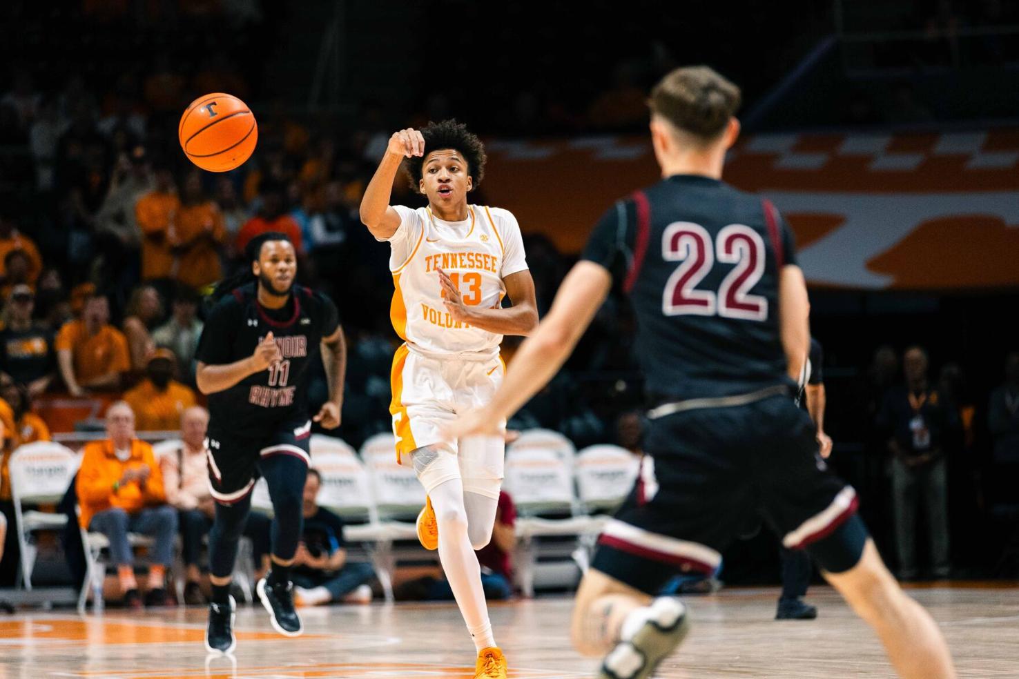 Cameron Carr, freshmen are finding roles as Tennessee basketball ...