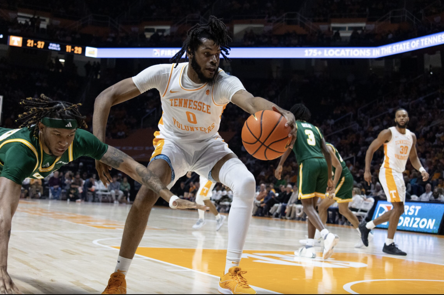 Jonas Aidoo, Tobe Awaka have career nights in win over George Mason ...