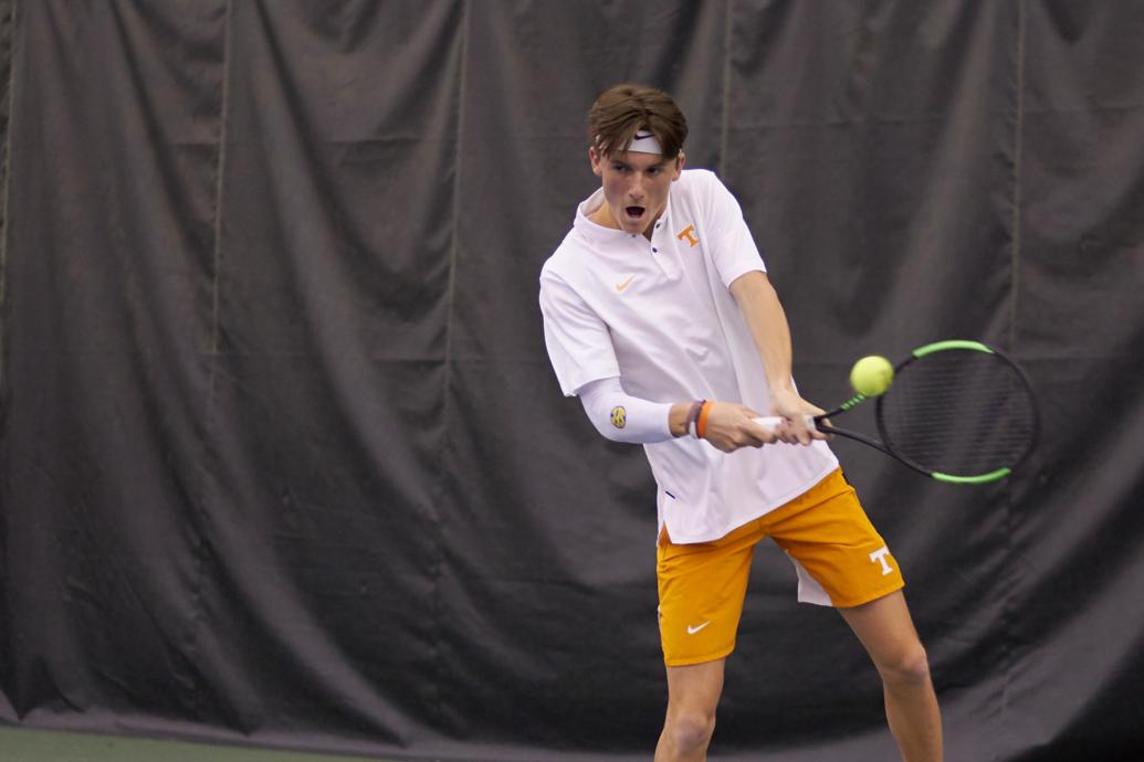 No. 2 Vols start 2-match weekend with win over Charlotte | Tennis ...