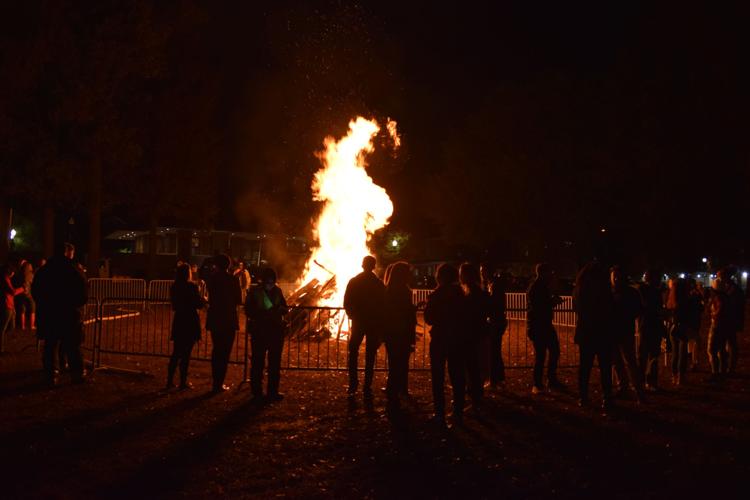 Homecoming bonfire | Campus News | utdailybeacon.com