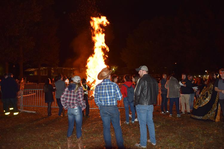 Homecoming bonfire | Campus News | utdailybeacon.com