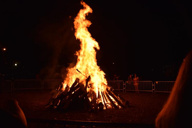 Homecoming bonfire | Campus News | utdailybeacon.com