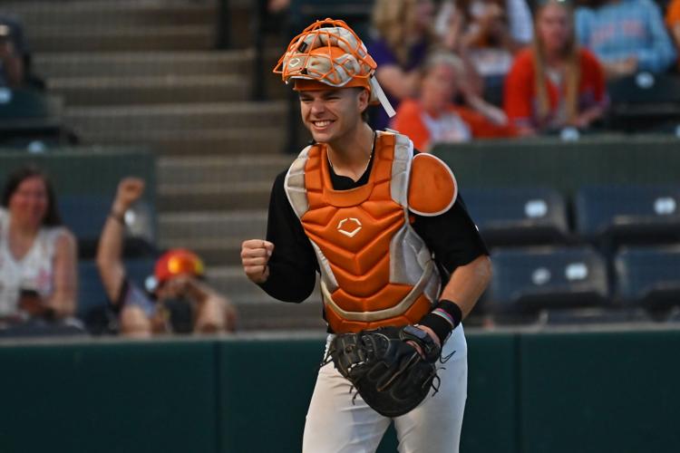 Baseball Regionals 6/2-6/4 | Featured Photos | utdailybeacon.com