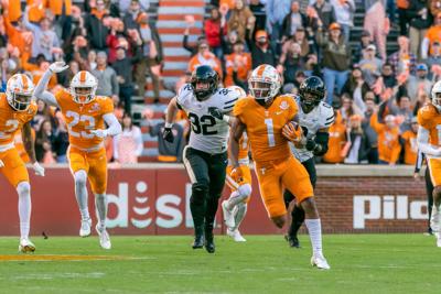 Vols in the NFL: Velus Jones Jr. makes his NFL debut, Cordarrelle ...