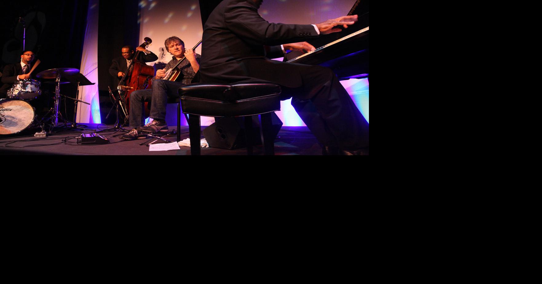 Béla Fleck, Marcus Roberts Trio collaboration impresses | Arts ...