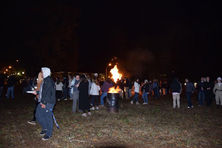 Homecoming bonfire | Campus News | utdailybeacon.com